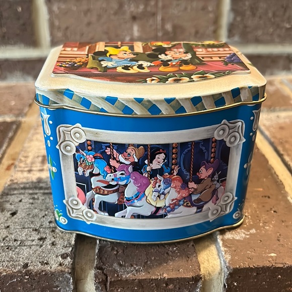 Accents | Vintage 1985 Walt Disney Tin Made In England | Poshmark